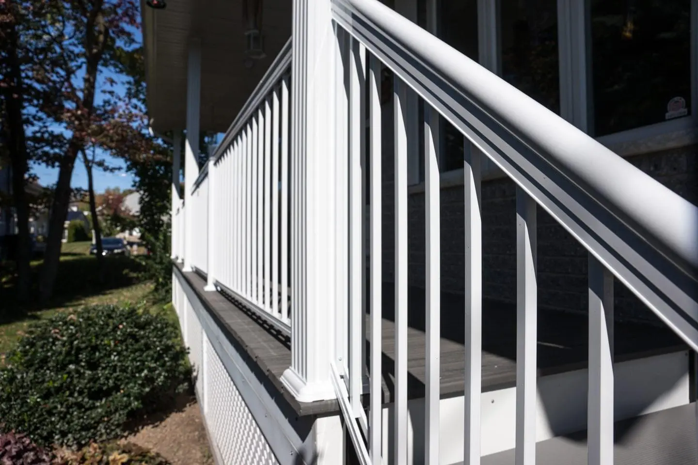 Aluminum baluster railings - Clôtures et Rampes DB