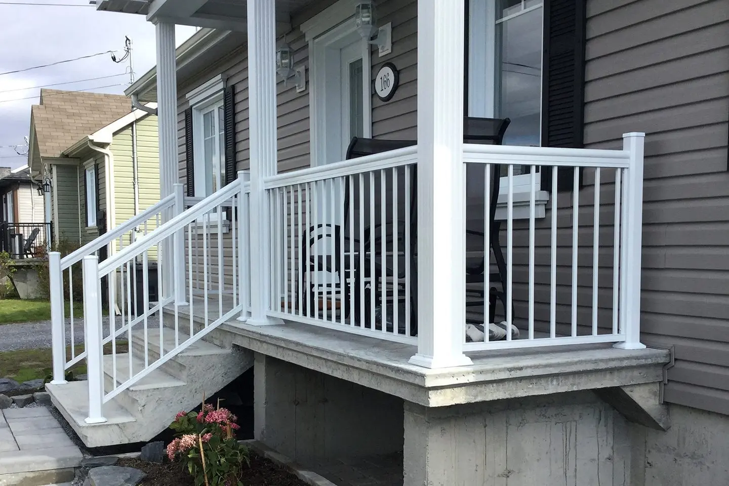 Aluminum baluster railings - Clôtures et Rampes DB